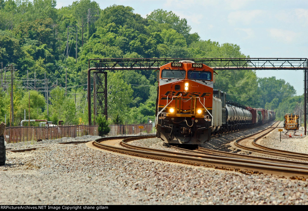 BNSF 6909